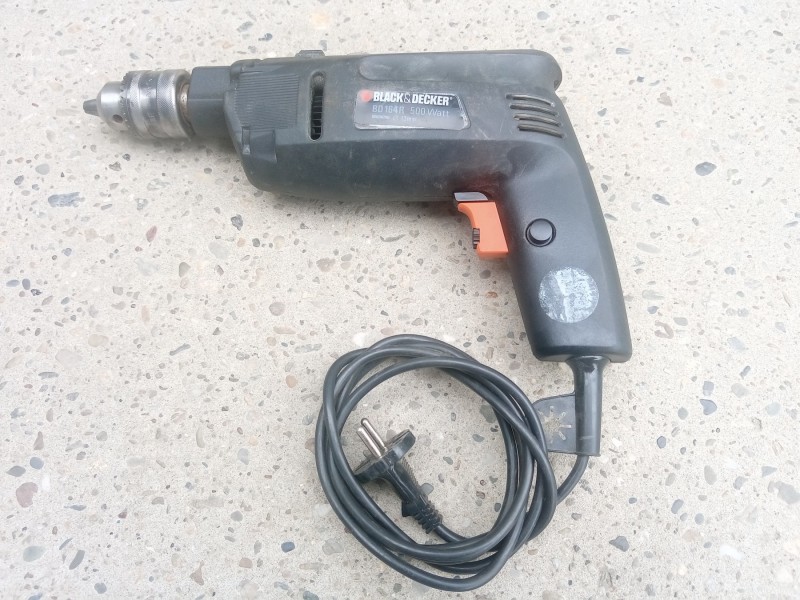 Busilica BLACK DECKER sa Elektronskim prekidacem