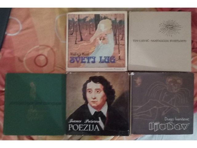 Pet knjiga Poezije