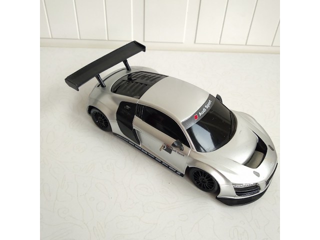 (I) Automobil AUDI R8 1:24 Rastar Sivi