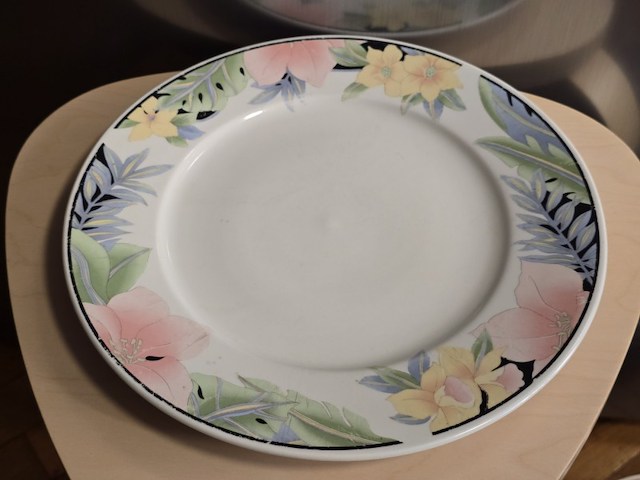1 plitki veliki tanjira Feena Porcelain