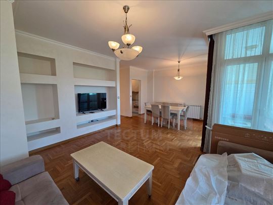 Četvorosoban stan - 100m2 - Terasa - NBG