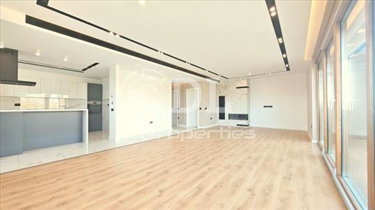 Luksuzan penthouse sa prelepom krovnom terasom ID#