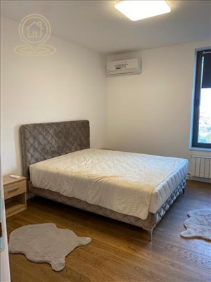Izdavanje savremenog dvosobnog stana 55m² u Planet