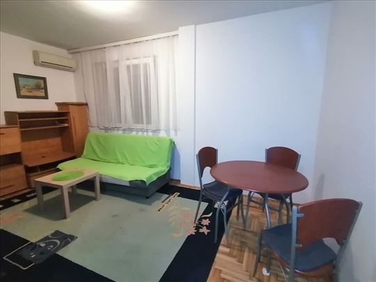 Namešten jednoiposoban stan 38m2 - Bulevar Evrope