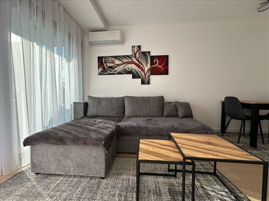 Novi Beograd-KVART 64, garsonjera 28 m2, terasa 16