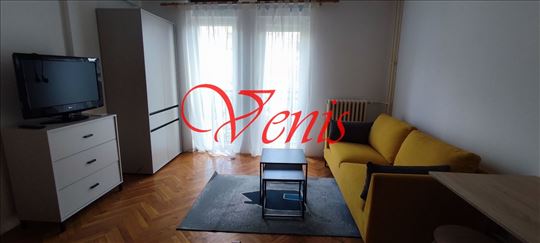 Bulevar Oslobođenja – kod Dnevnika 32 m2