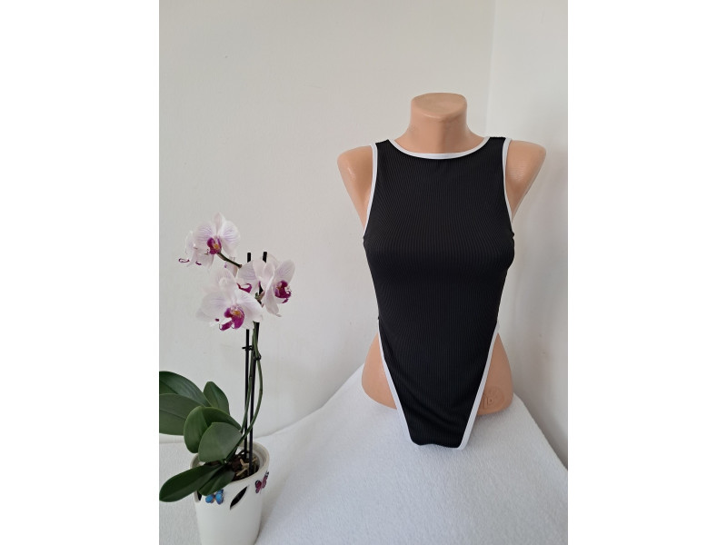 NOV jednodelni kupaci ribbed retro vel 32 34