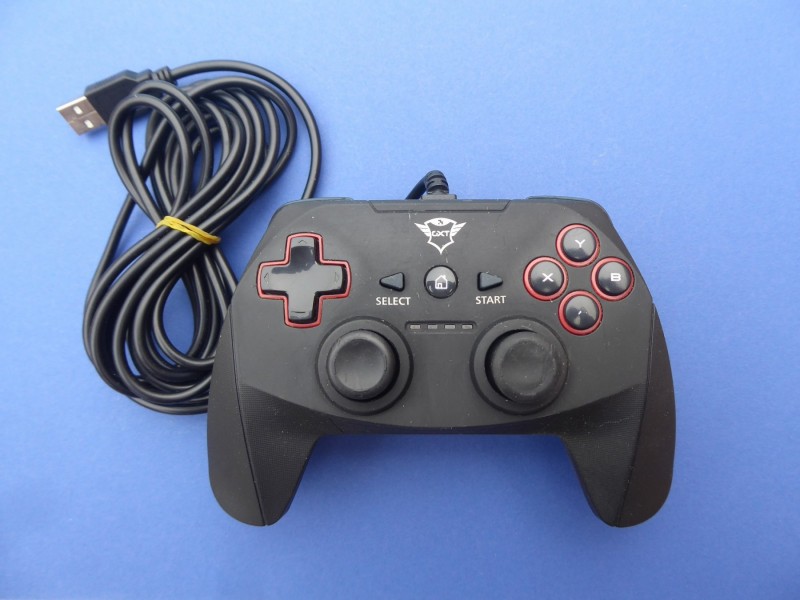 PlayStation 3 (PS3) i PC gamepad, žičani