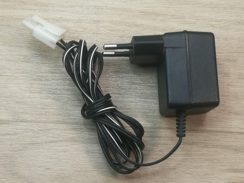 Punjac 9V --- 200mA