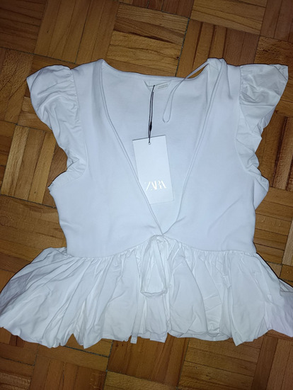 ZARA bela majica sa karnerima NOVO