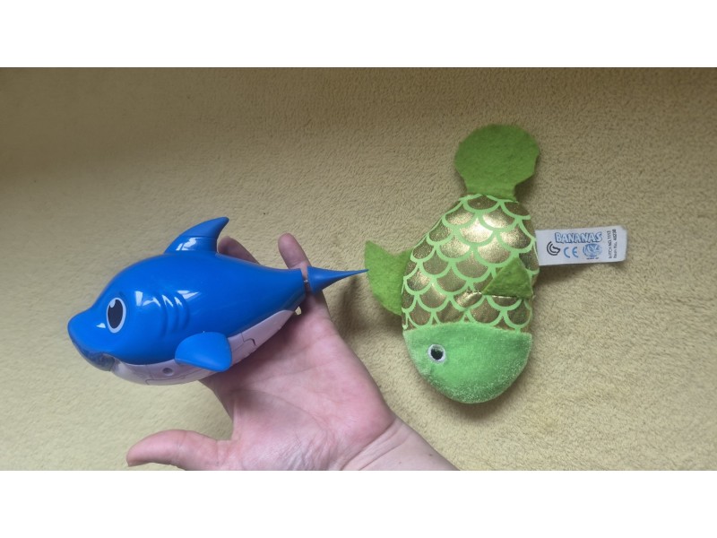 Baby Shark igračka za kupanje i plisana