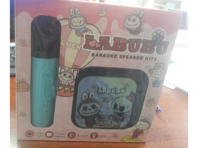Karaoke set sa zvucnikom i mikrofonom