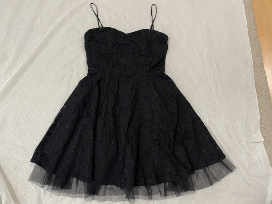 H&M svecana haljina od cipke i tila