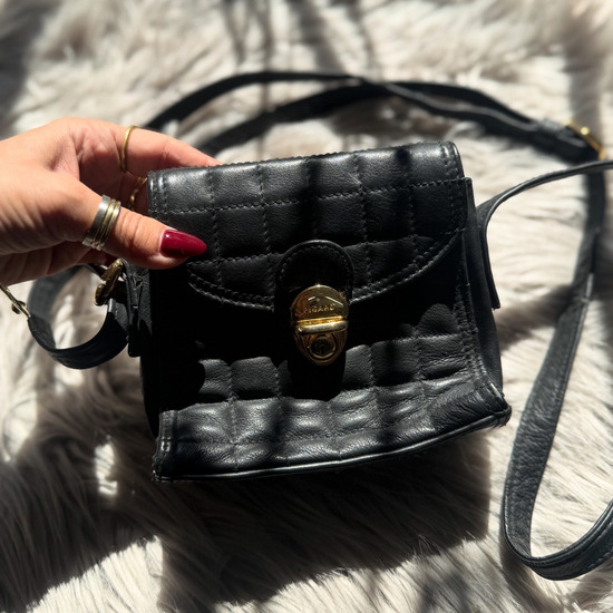 Picard mala crna vintage tasna