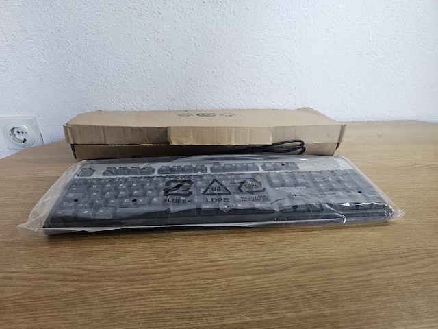 NOVA nekoristena tastatura HP SK-2885 Zicna USB