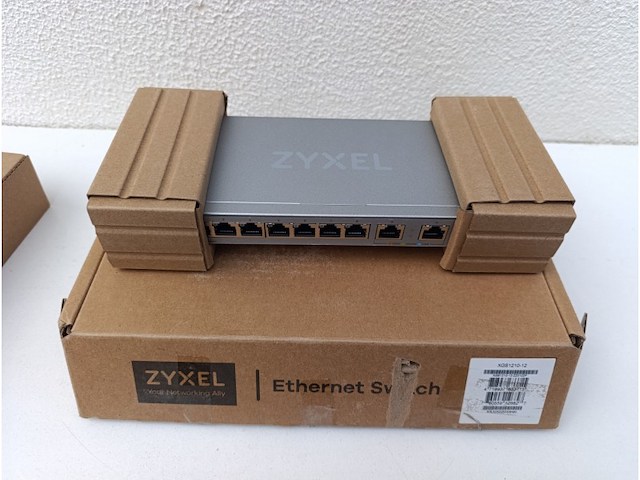 ZYXEL 12-Port Web-Managed Multi-Gigabit Switch - XGS121