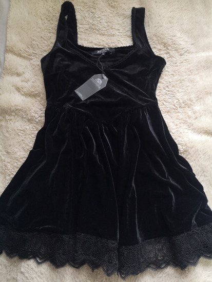 DISTURBIA goth mini velvet sa etiketom