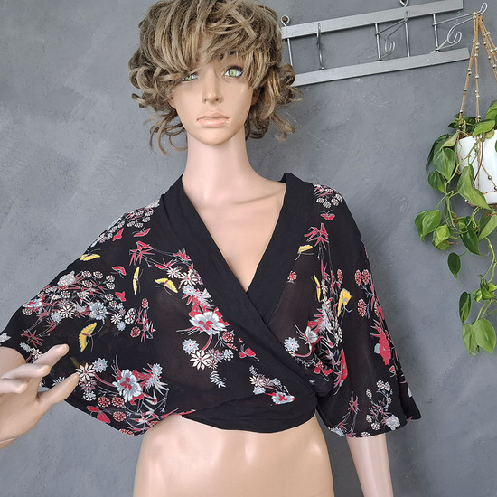 Crop top na preklop viskoza