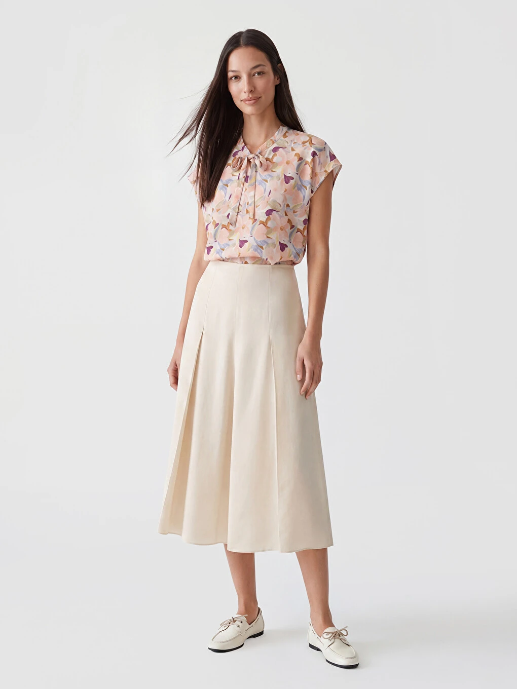LCWAIKIKI Classic Ženska Bluza Sa Detaljem Kragne Na Traku I Cvetnim Dezenom