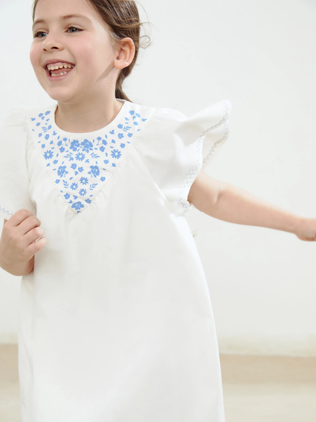 LCW Kids Haljina Za Devojčice Sa Cvetnim Dezenom I Okruglim Izrezom