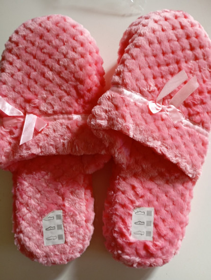 NOVE KUĆNE PAPUČE broj 35-36