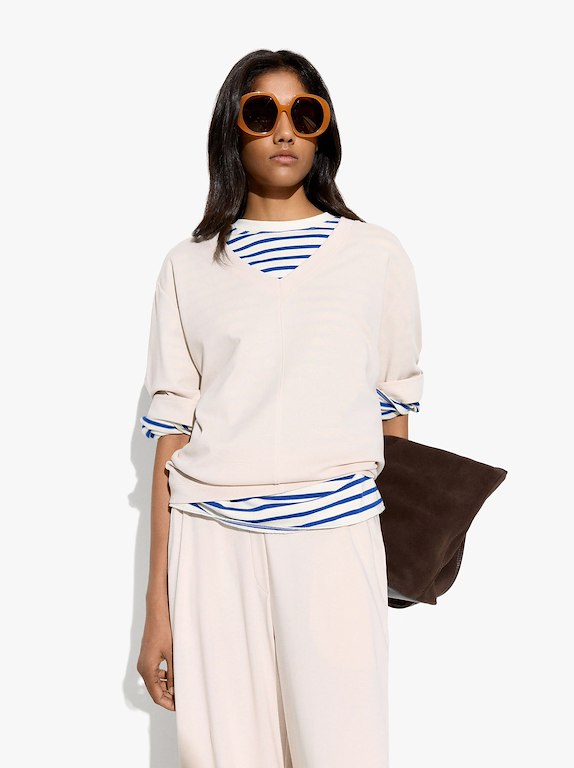 T-SHIRT WITH V-NECK