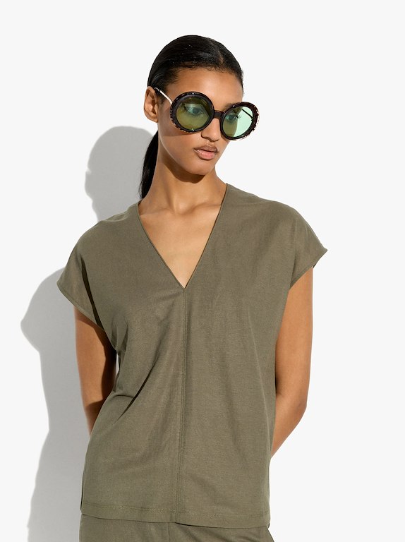 PLAIN TOP WITH V-NECK