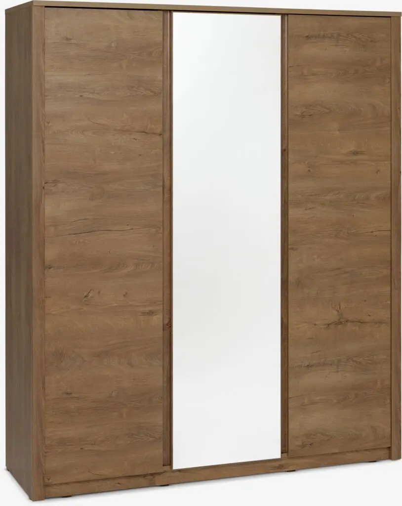 Linnea Ormar, 167x197x53cm, Braon