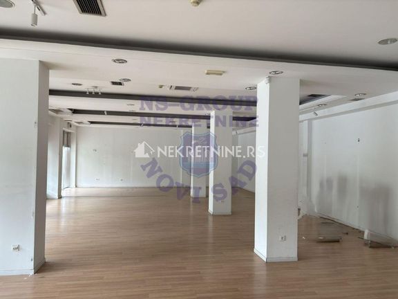 Atraktivan poslovni prostor na izuzetno prometnoj i traženoj lokaciji