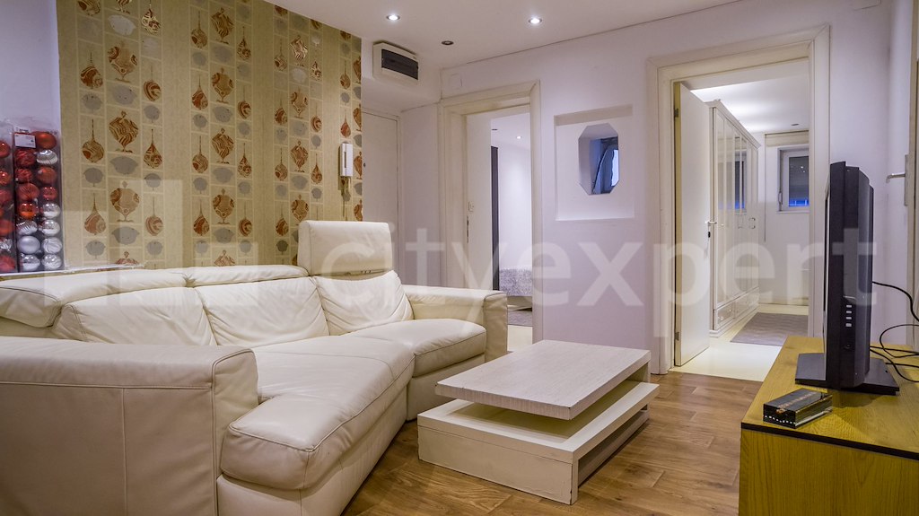 Stan za izdavanje BEZ PROVIZIJE: Dvoiposoban, 50m², Fruškogorska, Stari grad - 600€