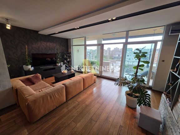 Četvorosoban stan, 150 m², Liman 3, Novi Sad