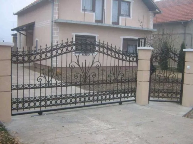 KOVANE KAPIJE 02