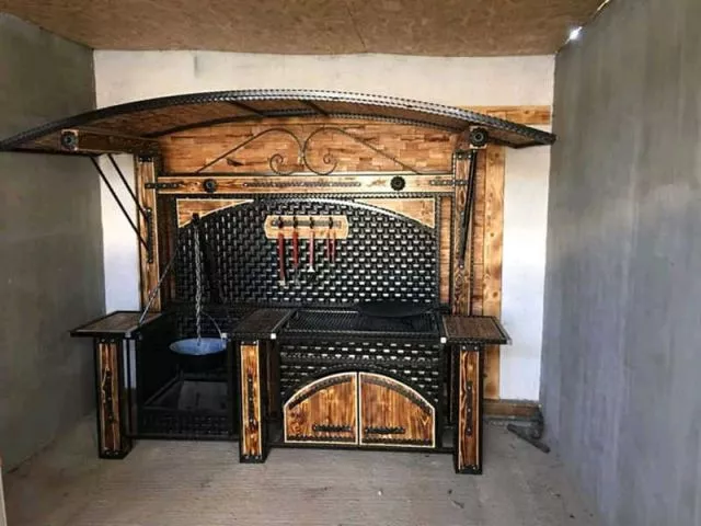 ETNO ROŠTILJ OD KOVANOG GVOŽĐA
