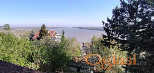 Vinča, kuća na 16 ari sa pogledom na Dunav ..