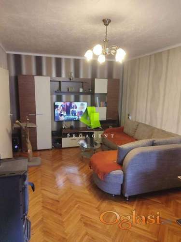 Trosoban stan na odličnoj lokaciji kod Pravnog fakulteta ID#8010