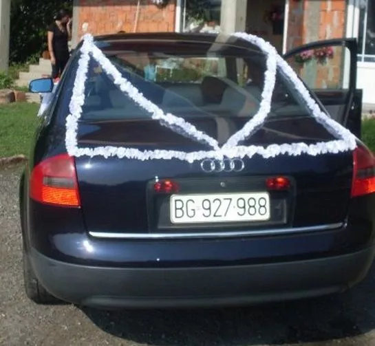 DEKORACIJA ZA SVADBENI AUTOMOBIL