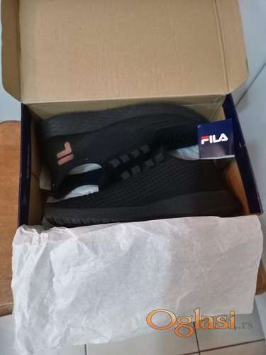 PRODAJEM FILA PATIKE