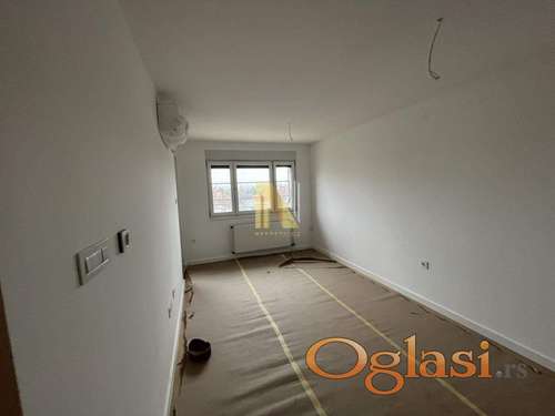 Nov useljiv 1.5 stan - pogled na Frušku Goru