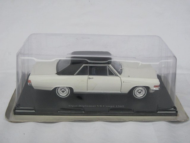 1:24 hachette opel diplomat `65
