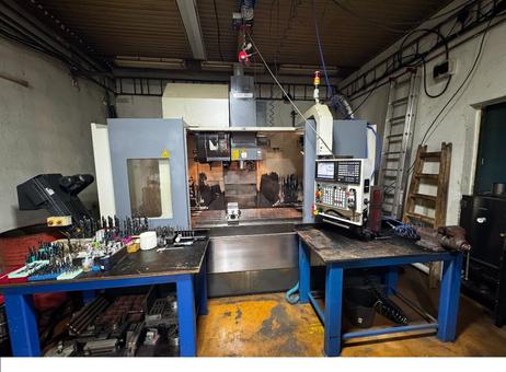 Vertikalni obradni centar Akira Seiki SV 1350 + SV 1150