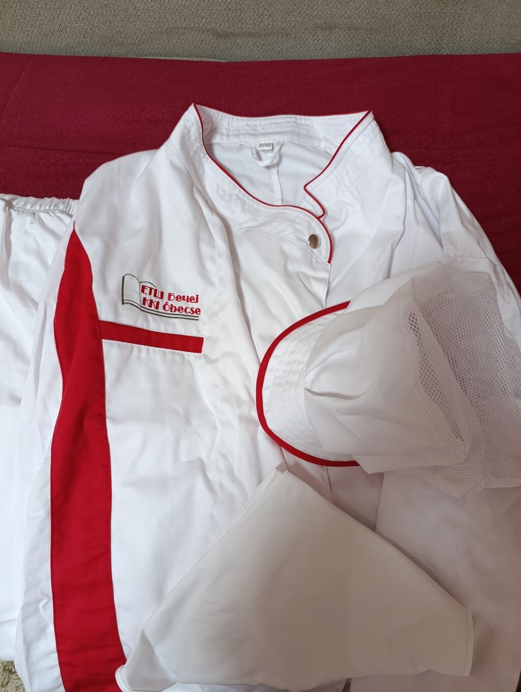 Komplet oprema za kuvara. Kecelja,kapa,marama,pantalone i gornji deo