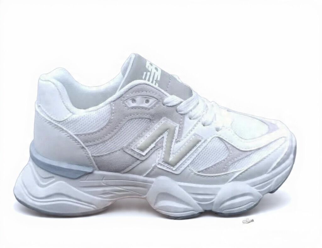 Bele sportske patike – chunky/dad stil - Dizajn: masivni “chunky” đon