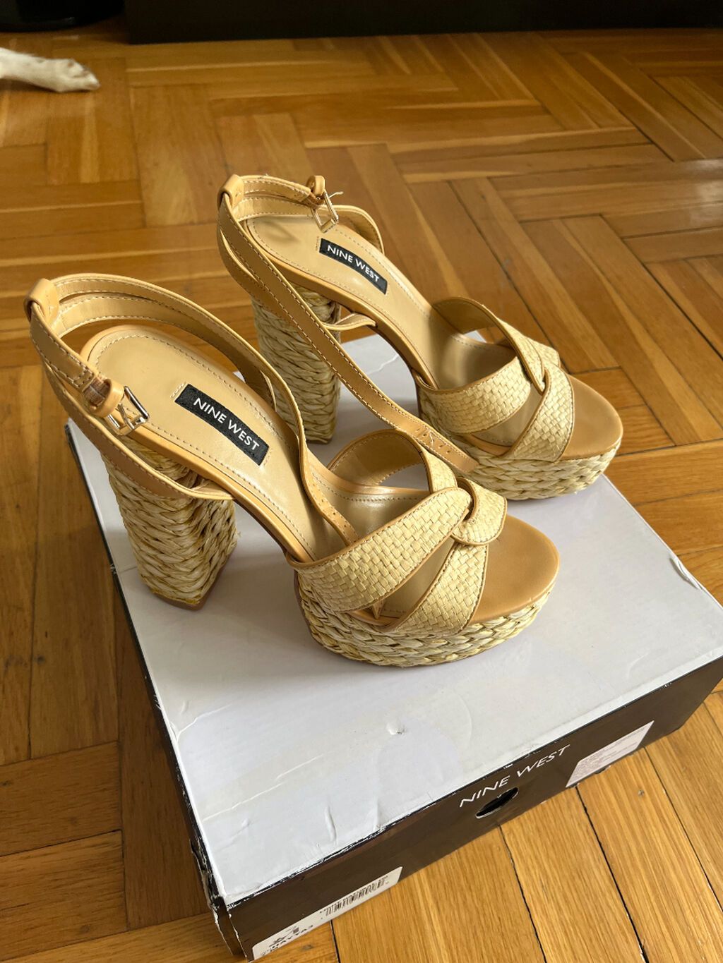 NINE WEST Platforme. Broj 37. Obuvene samo jednom za svadbu. Plaćene