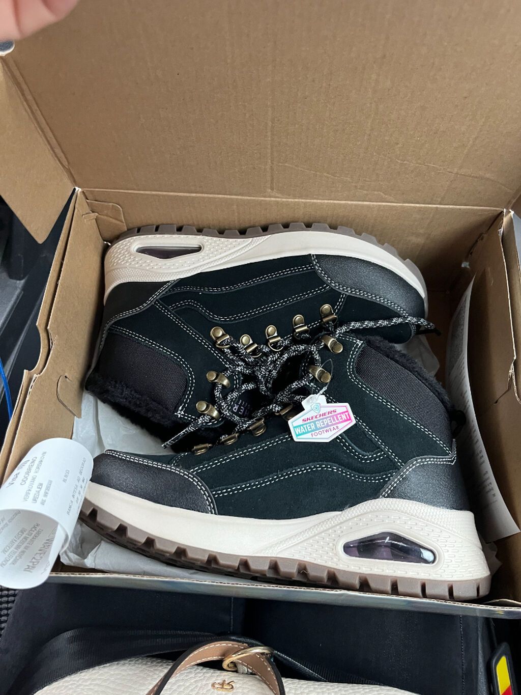 Skechers NOVE cipele za zimu, nepromočive. Postavljene, tople