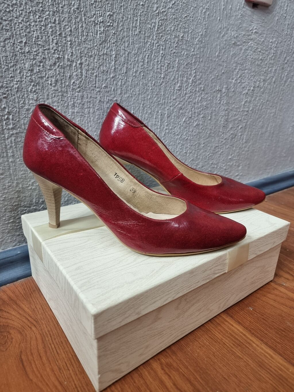 Kozne salonke br.39 Marka Tref