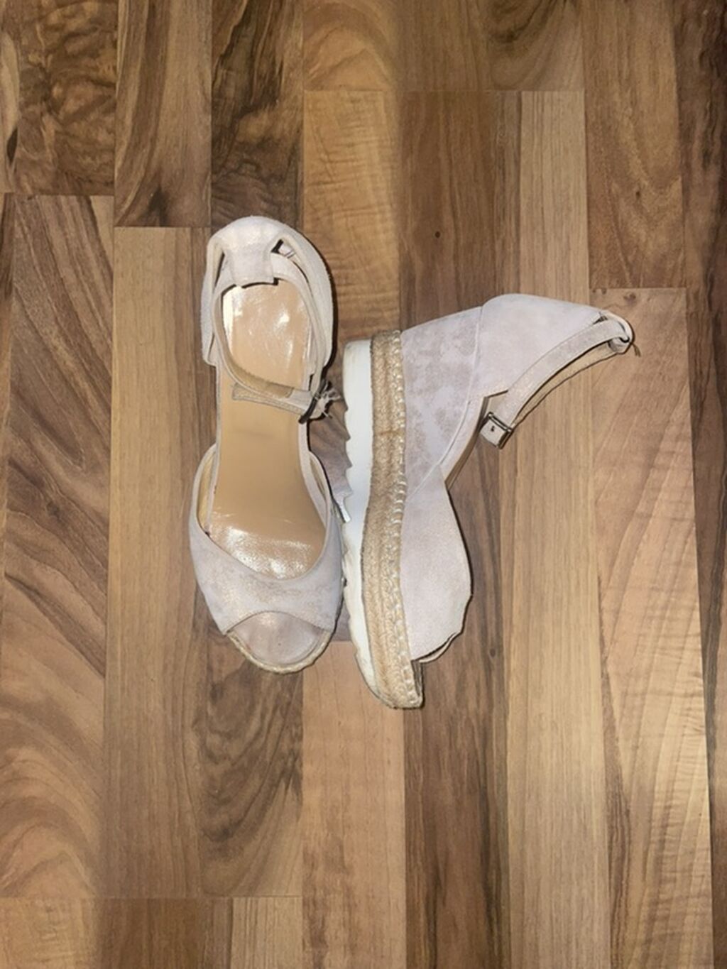 Bež ženske sandale Capelli Rossi na punu petu (espadrile) Jako