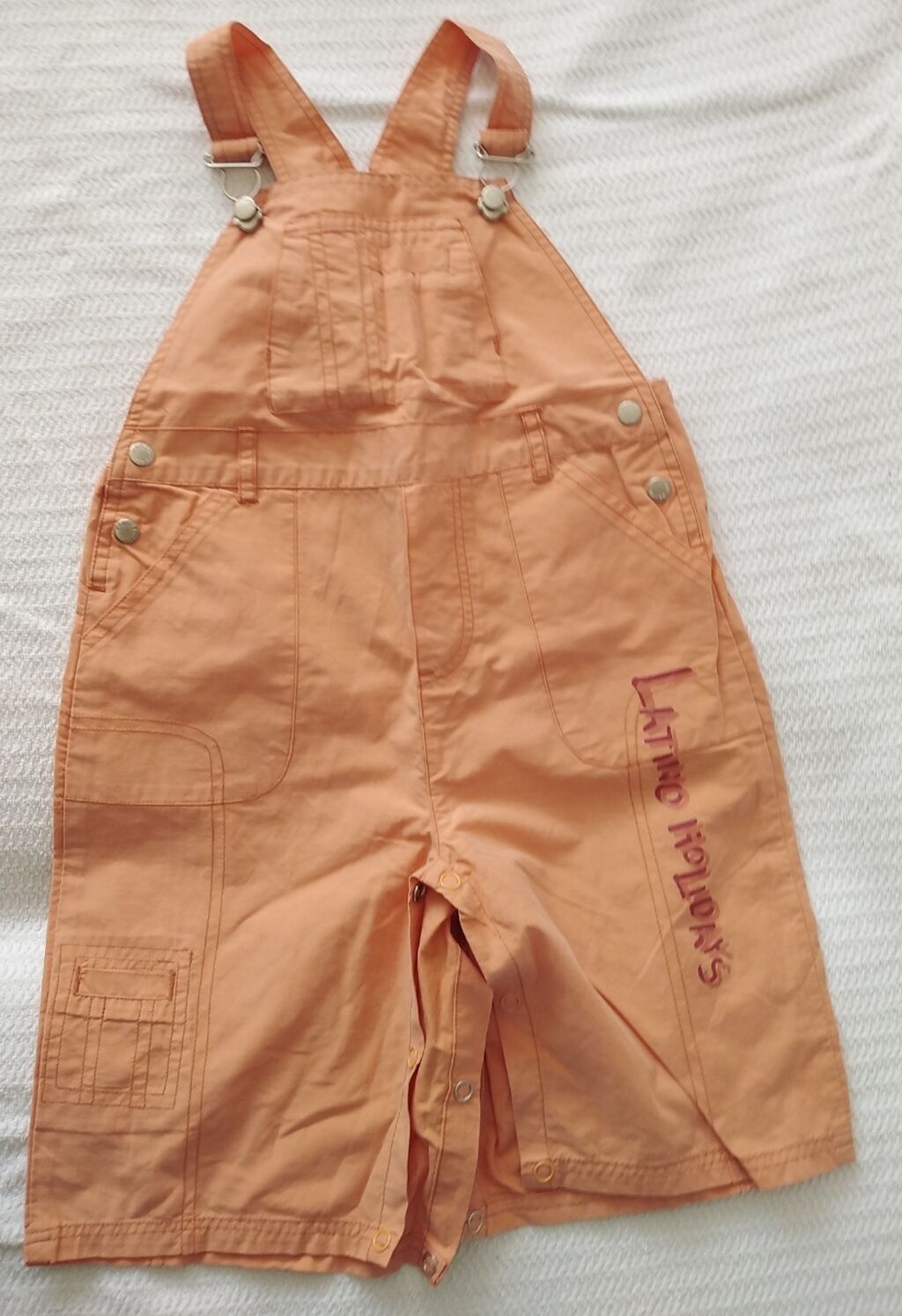 TF pantalone sa tregerima za bebe Veličina 23 mes Cena 300 din FIKSNO