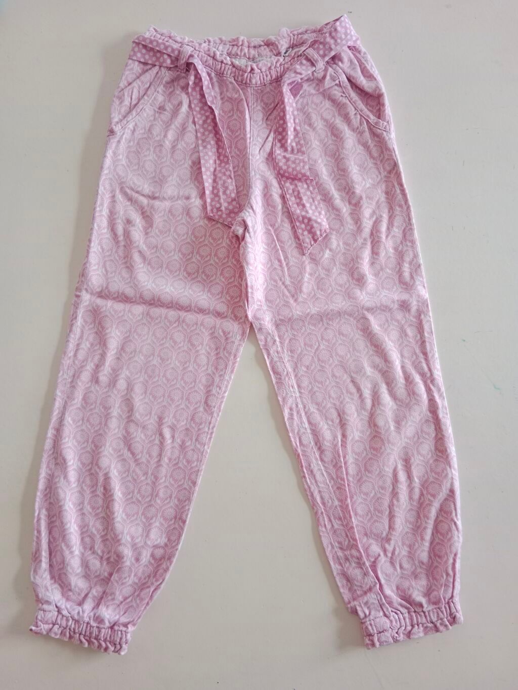 Pantalone H&M za devojčice    letnje pamučne preudobne Veličina