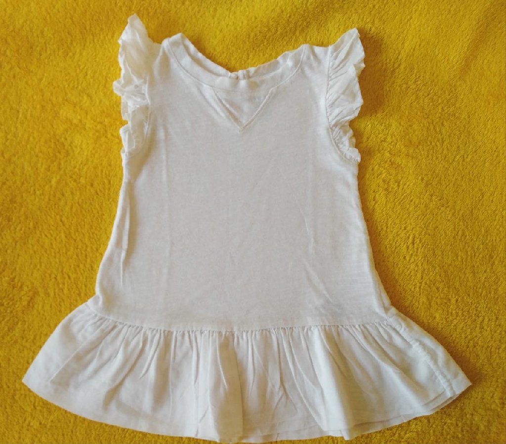 Baby GAP haljinica za male bebe devojčice Veličina 3-6 mes Cena 400