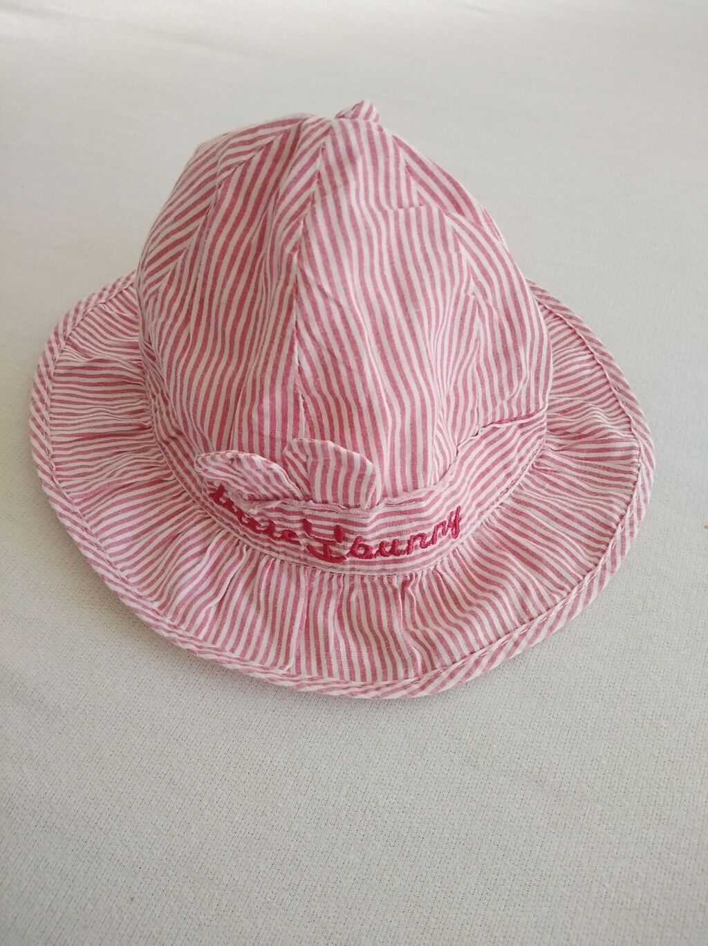 Šeširić za bebe devojčice Veličina 48 cm obim glave Kupljen u Aksi